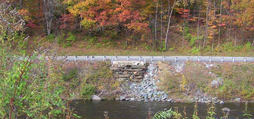 Woodstock Warren Through Truss Bridge, Vermont | Roadtrippers