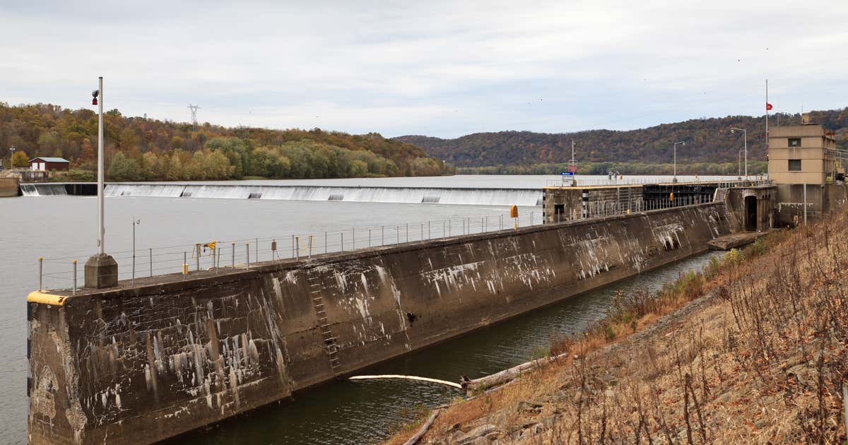 Allegheny River Lock and Dam No. 8, Pennsylvania | Roadtrippers