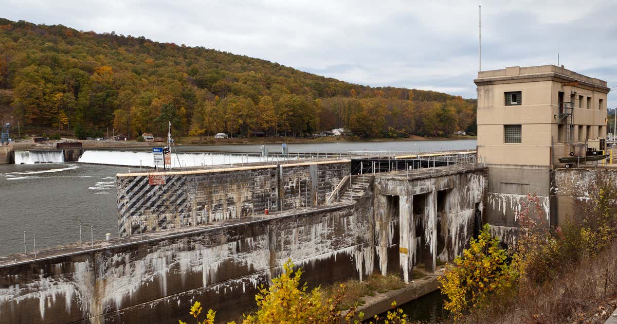 Allegheny River Lock and Dam No. 9, Pennsylvania | Roadtrippers