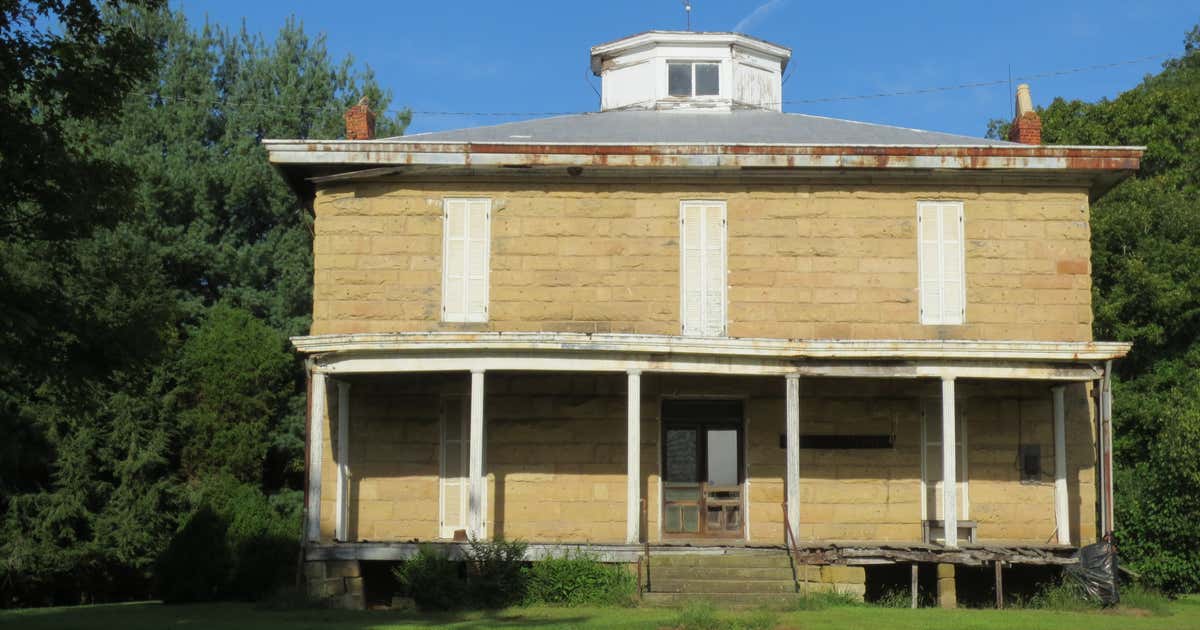 Gen. John McCausland House, Leon | Roadtrippers