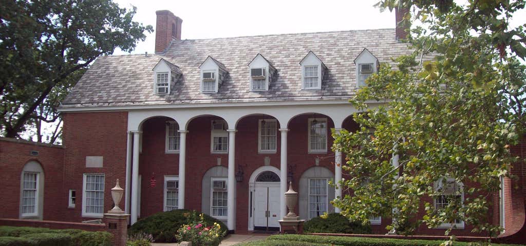 Elizabeth Moore Hall, Morgantown | Roadtrippers