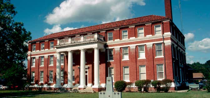 Lawrence County Courthouse, Monticello | Roadtrippers