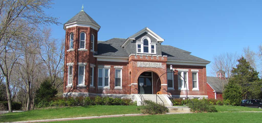 Dunstable Town Hall, Massachusetts | Roadtrippers
