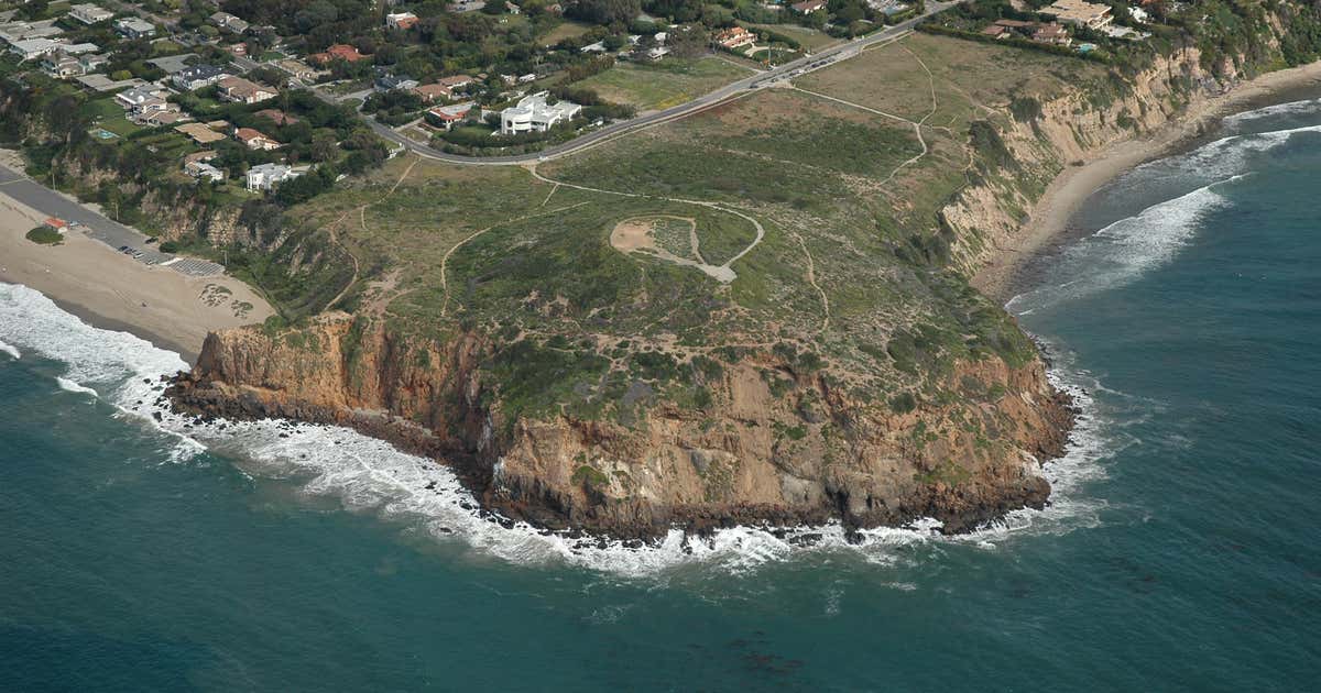 Point Dume State Beach, Malibu | Roadtrippers