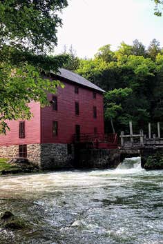Photo of Alley Spring Grist Mill Historic Site | Roadtrippers
