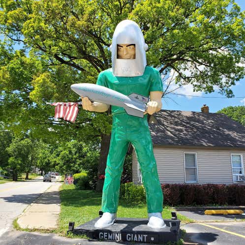 Photo of The Gemini Giant | Roadtrippers