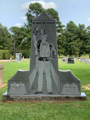 Photo of Mount Olivet Circus Cemetery | Roadtrippers