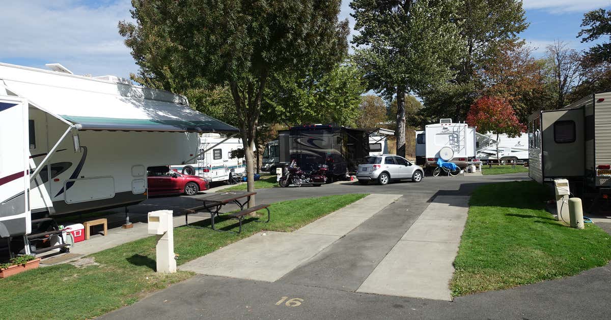 Bridgeview RV Resort, Grants Pass | Roadtrippers