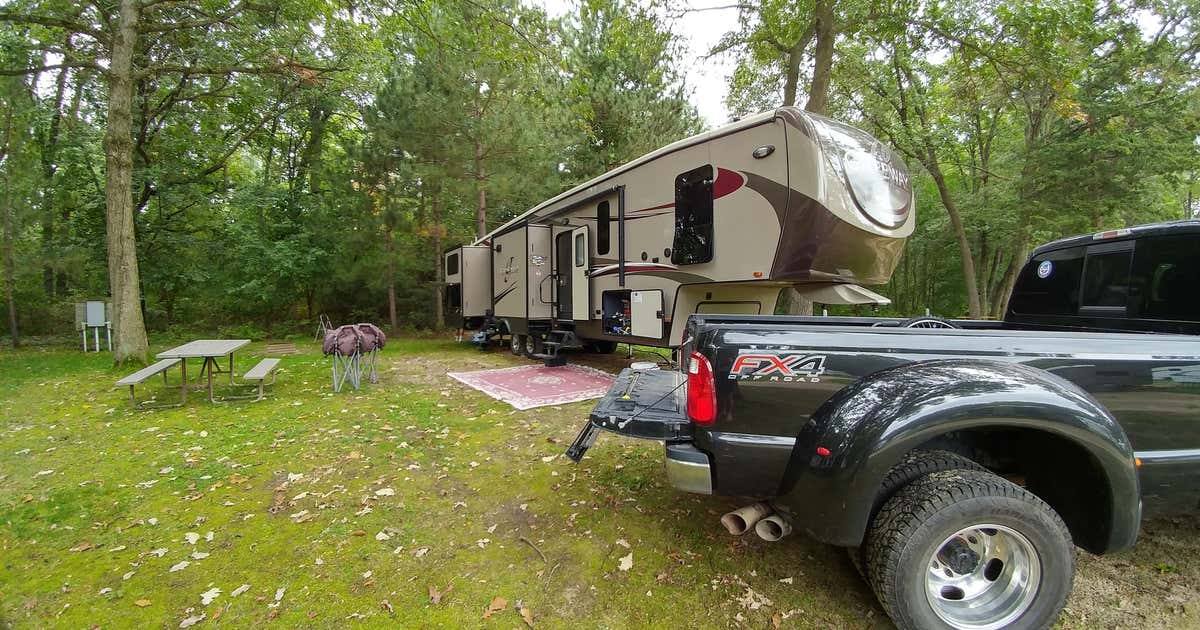 Fox Hill RV Park & Campground, Baraboo | Roadtrippers