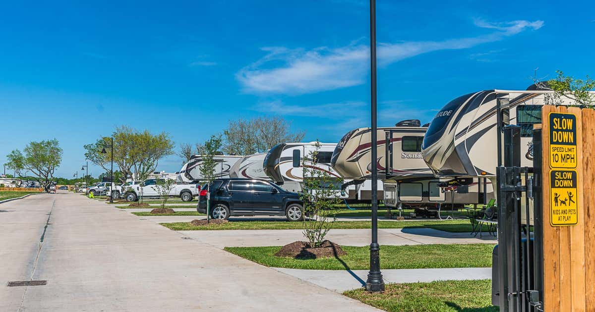 Pearwood RV Community, Pearland | Roadtrippers