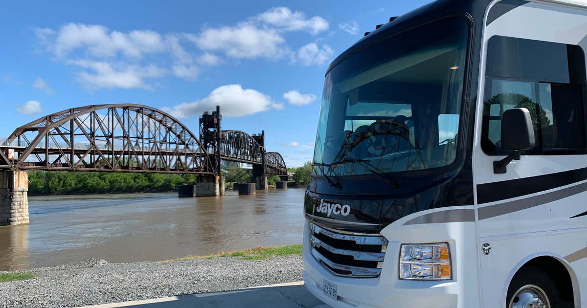 Downtown Riverside RV Park, North Little Rock | Roadtrippers