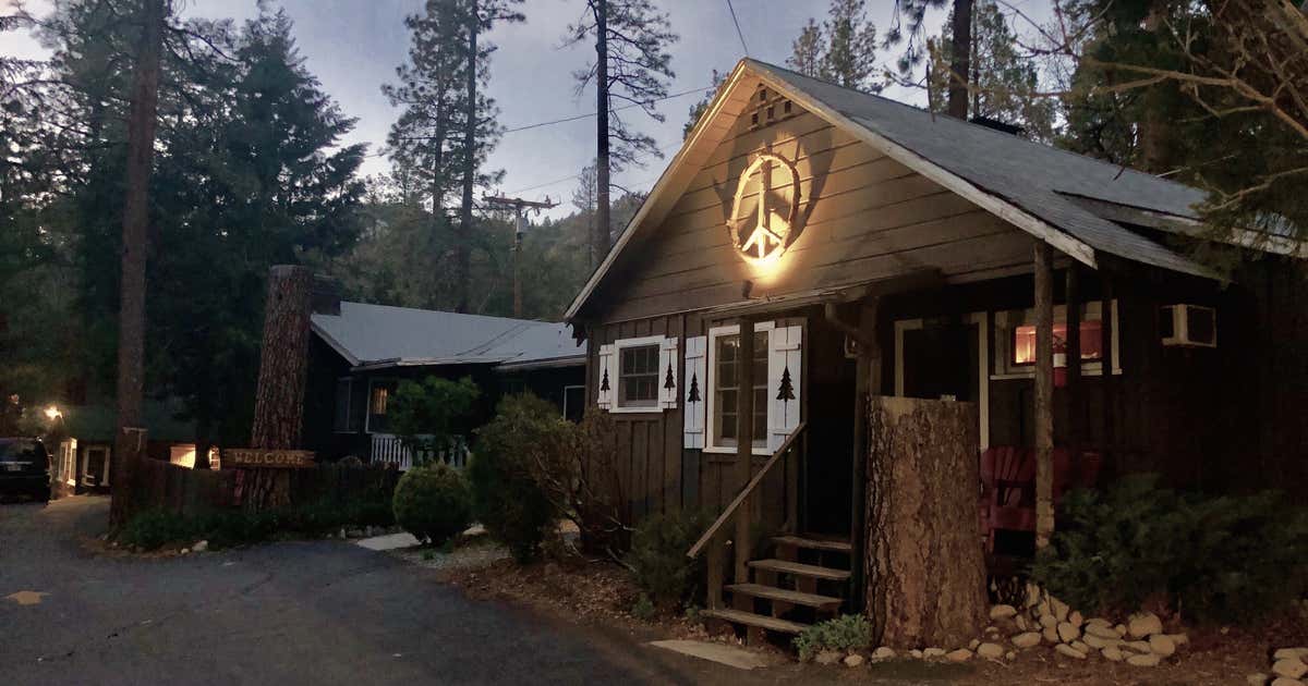 The Fireside Inn, California | Roadtrippers
