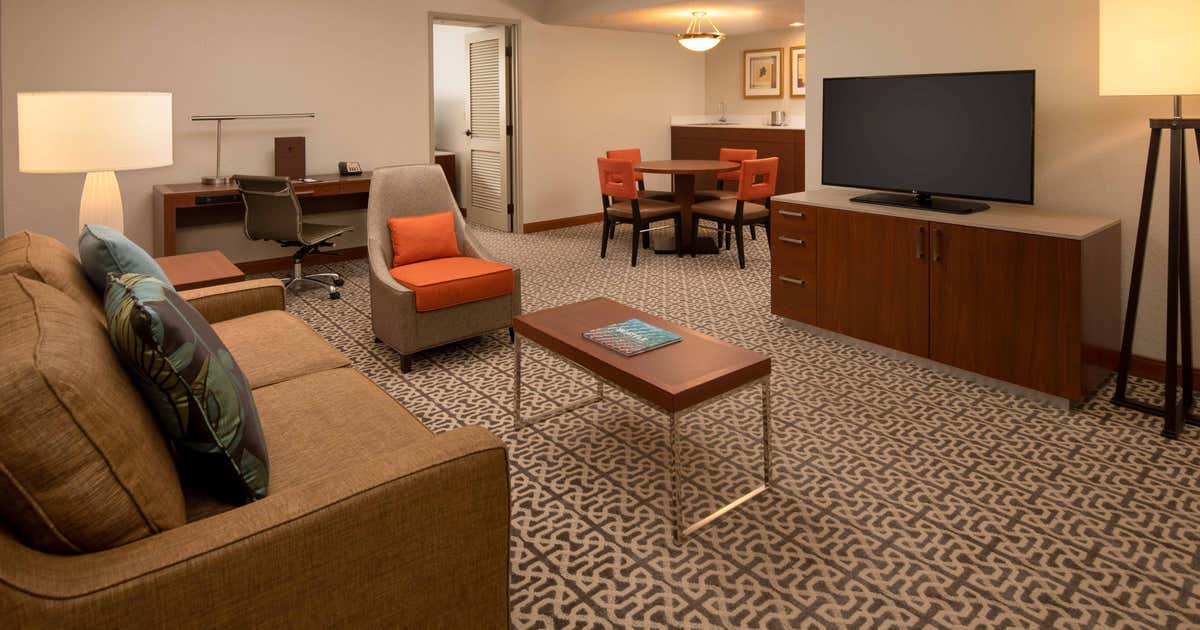 DoubleTree Suites by Hilton Hotel Seattle Airport - Southcenter ...