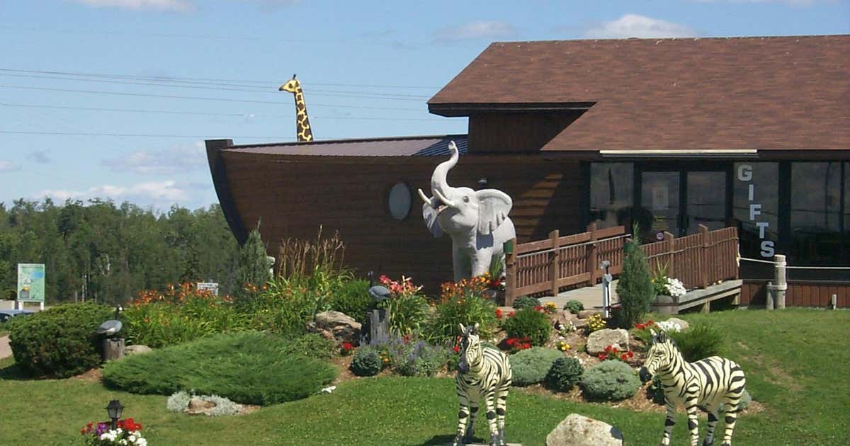 Splash Valley Waterpark and Resort - Cobden, Ontario | Roadtrippers
