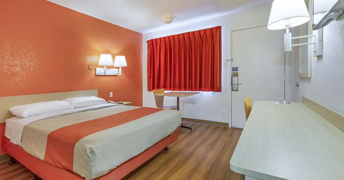 Motel 6 Phoenix North - Bell Road, Phoenix | Roadtrippers