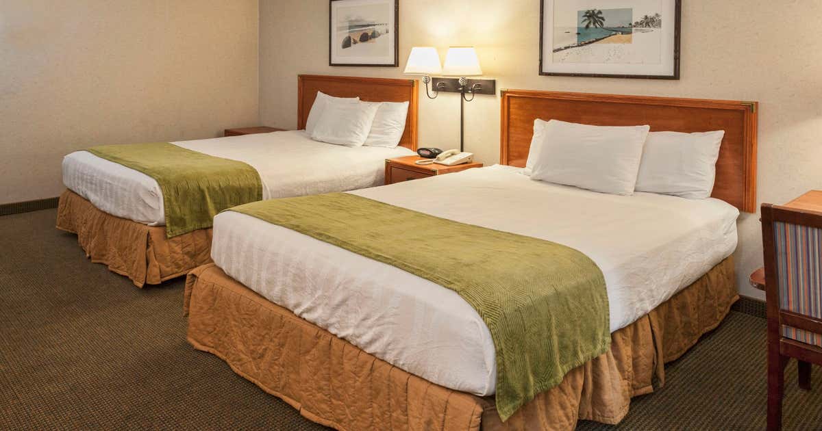 Edgewater Hotel and Waterpark, Duluth | Roadtrippers