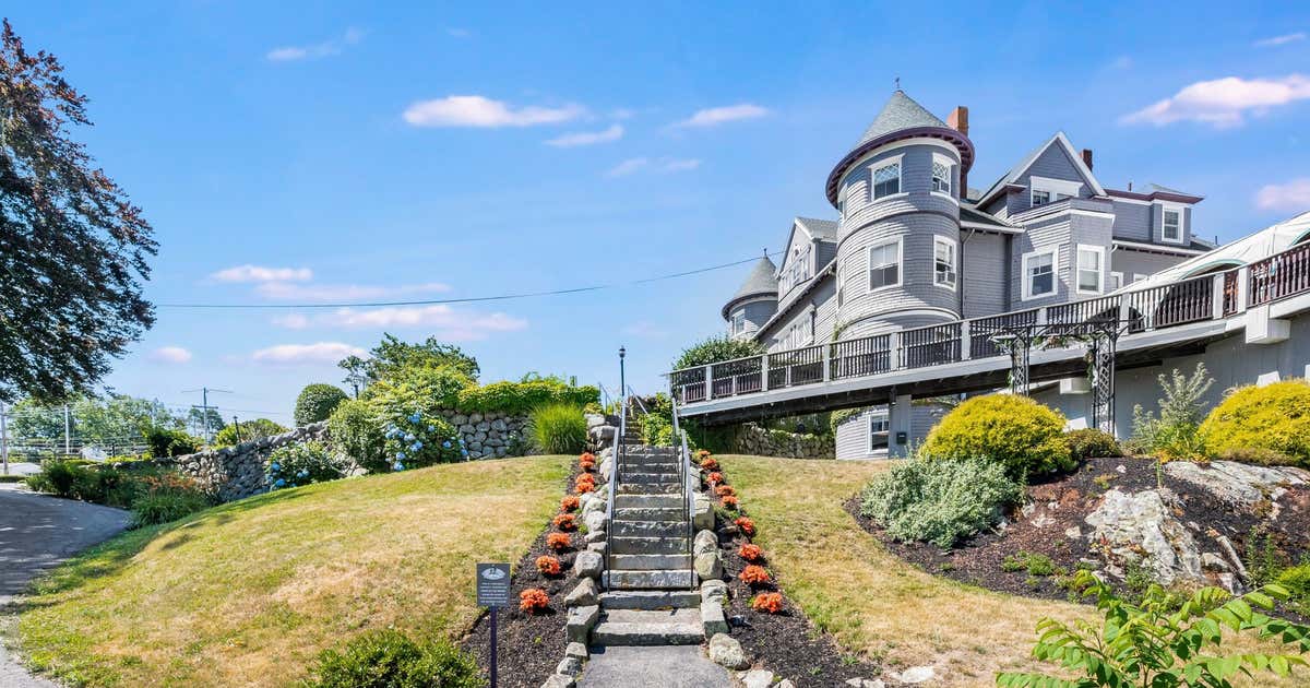 The Castle Manor Inn, Gloucester | Roadtrippers