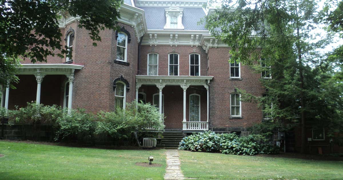 The University of Akron Hower House, Akron | Roadtrippers