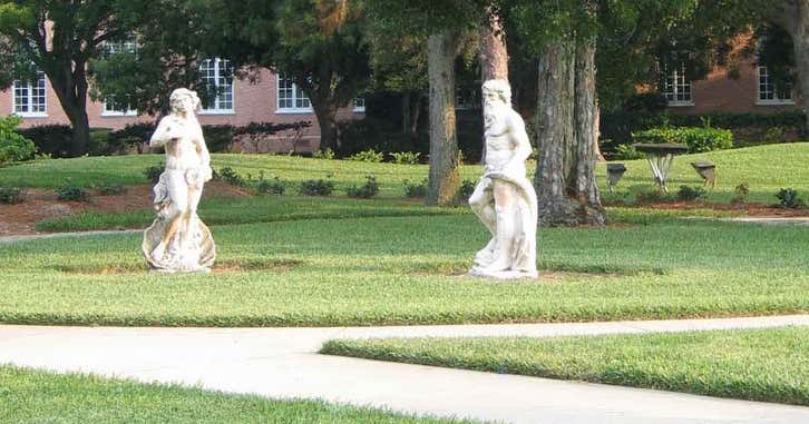 Dr. Fred Albee Park, Venice | Roadtrippers