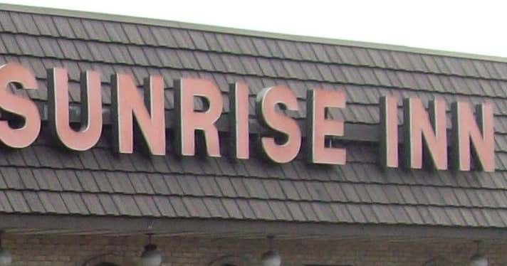 Sunrise Inn, Warren | Roadtrippers Sunrise Inn, Warren | Roadtrippers