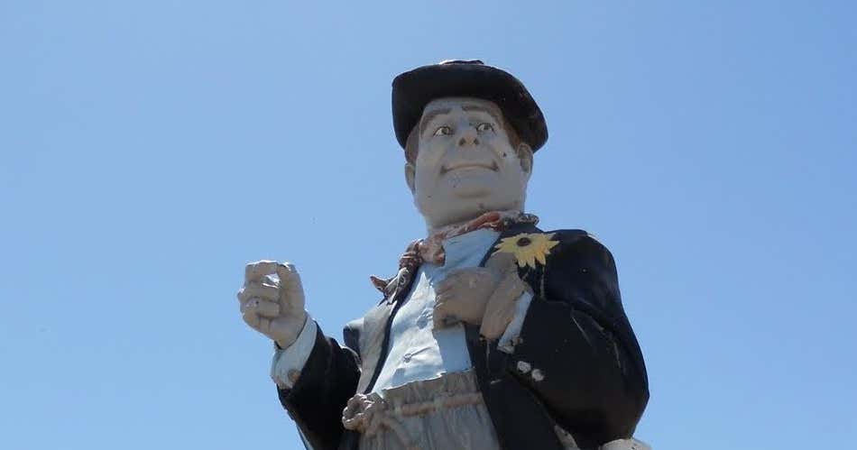 Hobo Joe Statue, Buckeye | Roadtrippers