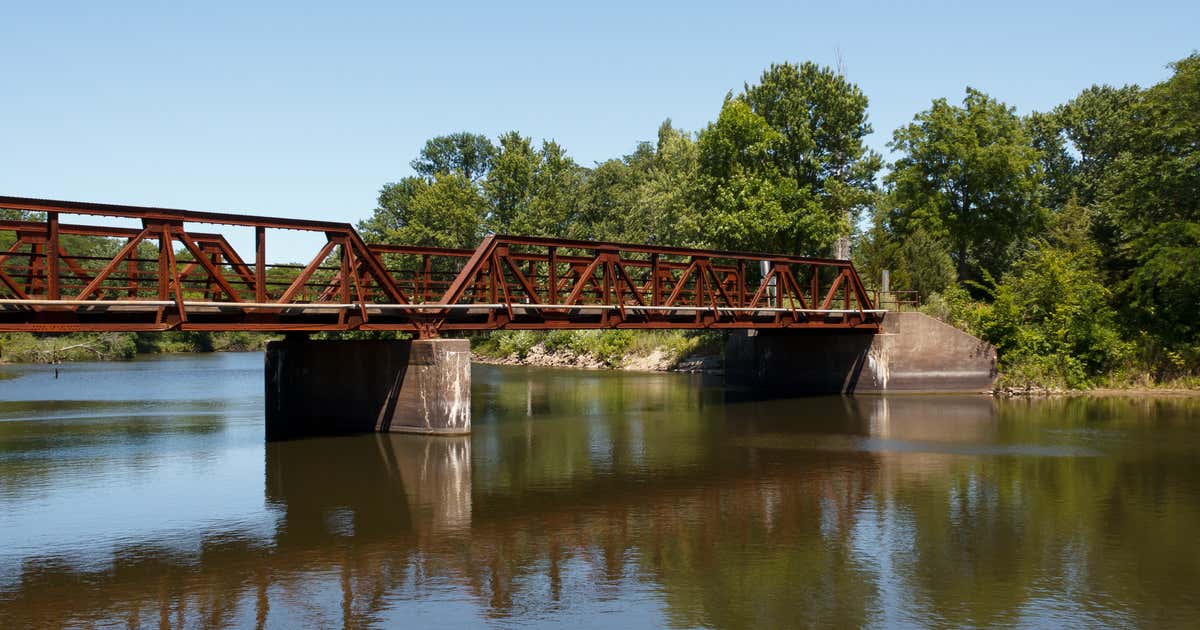 Saulsbury Bridge Recreation Area, Muscatine | Roadtrippers