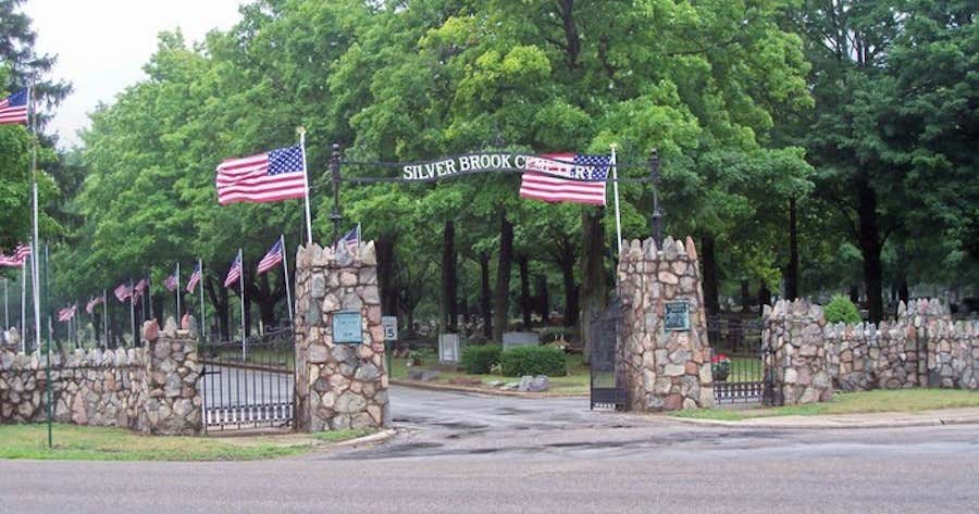 Silverbrook Cemetery, Niles | Roadtrippers