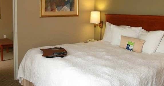 Kelly Inn and Suites Mitchell, Mitchell | Roadtrippers