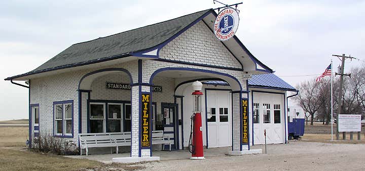 The Standard Oil Gas Station, Odell | Roadtrippers