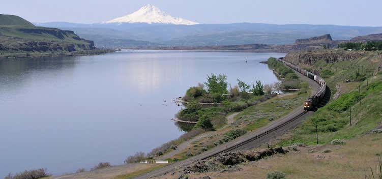 The Dalles Lock And Dam, Lake Celilo, The Dalles | Roadtrippers