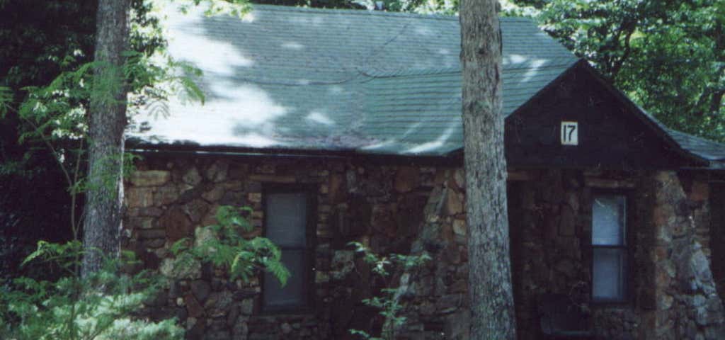 Cobblestone Lodge, Steelville | Roadtrippers