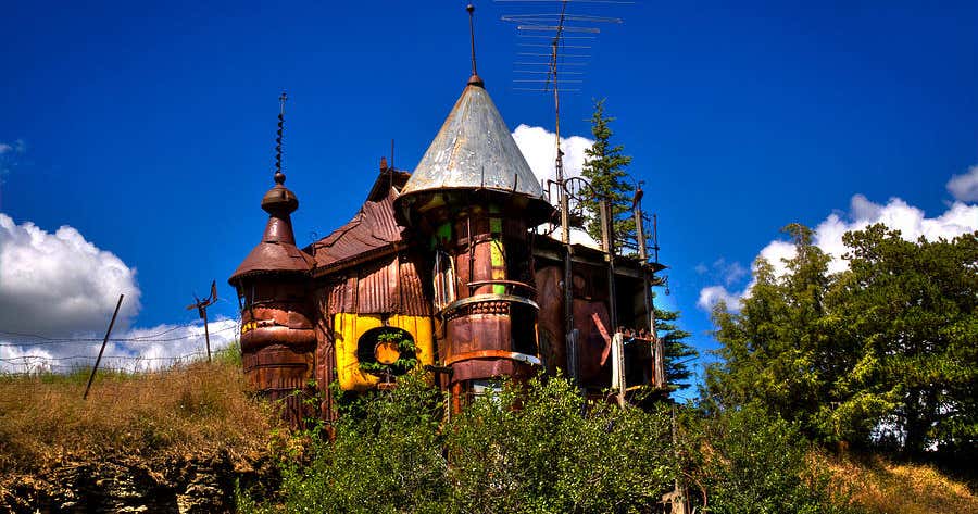 The Junk Castle, Pullman | Roadtrippers