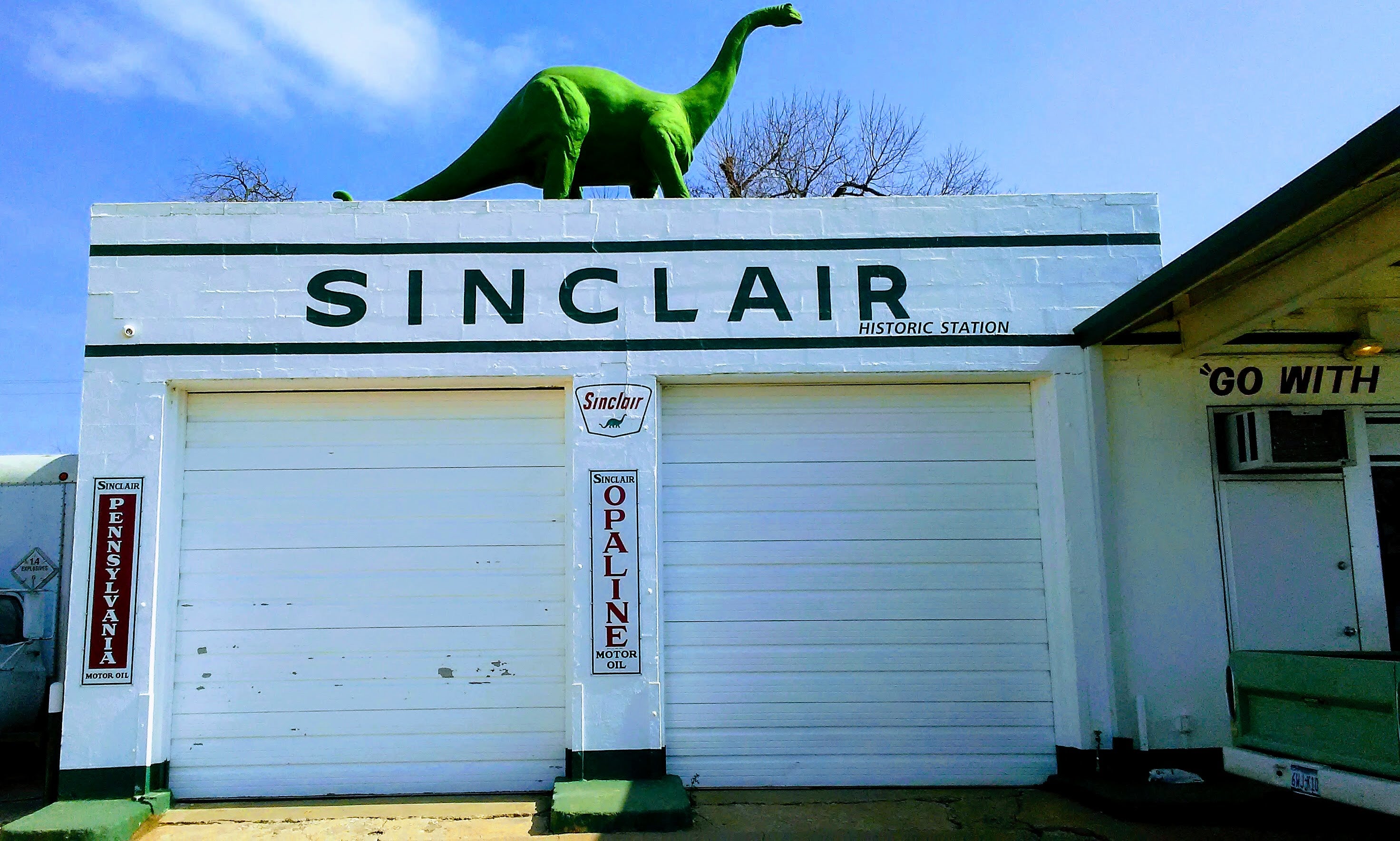 Restored 1950s Sinclair Station, Fort Worth | Roadtrippers