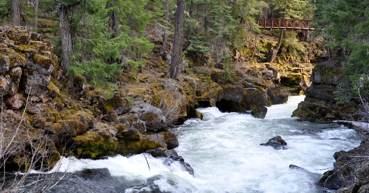 Upper Rogue Trail (Natural Bridge Viewpoint to Woodruff Bridge ...