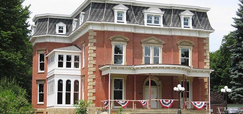 Steele Mansion Inn & Gathering Hub, Painesville | Roadtrippers