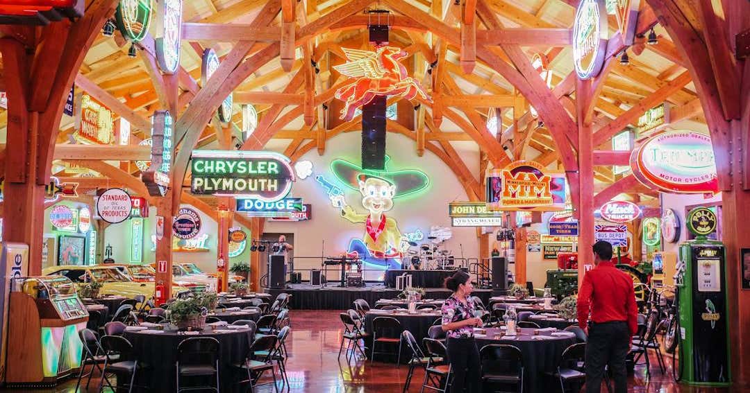 Hemi Hideout, Brookshire | Roadtrippers