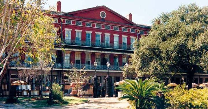 Upper Pontalba Building, New Orleans | Roadtrippers