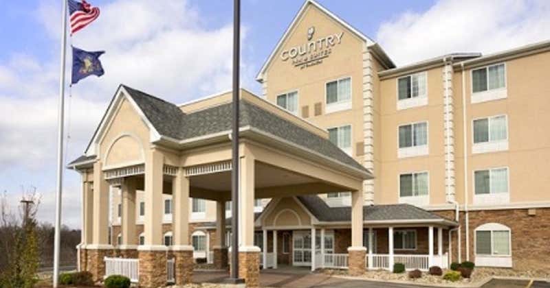 Country Inn & Suites by Radisson, Washington at Meadowlands, PA ...