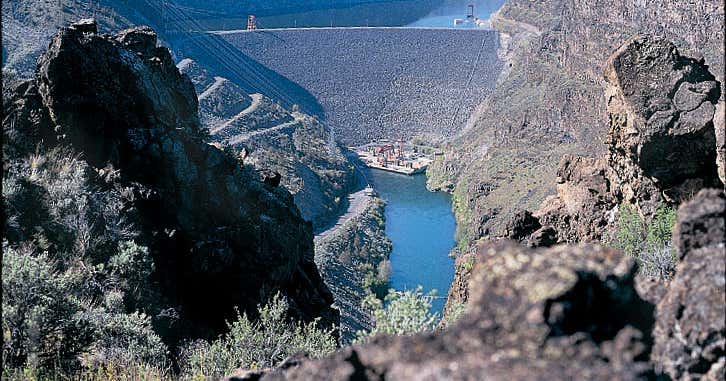 Round Butte Dam, Bend | Roadtrippers