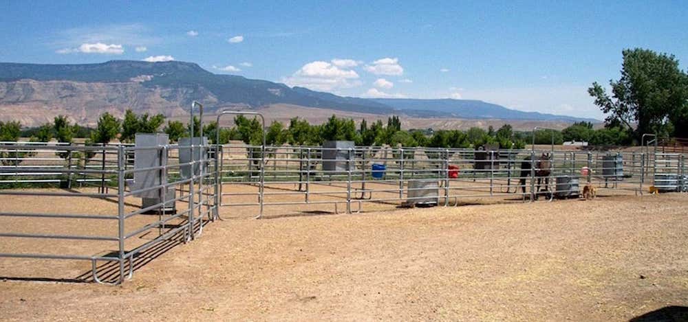 Diamond Rose Ranch Horse Hotel, Clifton | Roadtrippers