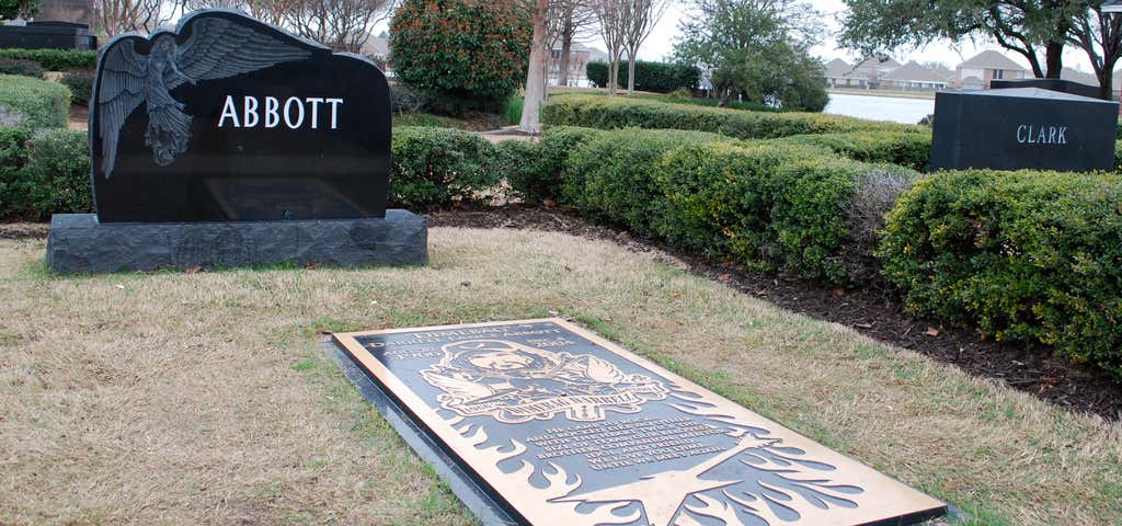 Moore Memorial Gardens Cemetery, Arlington | Roadtrippers