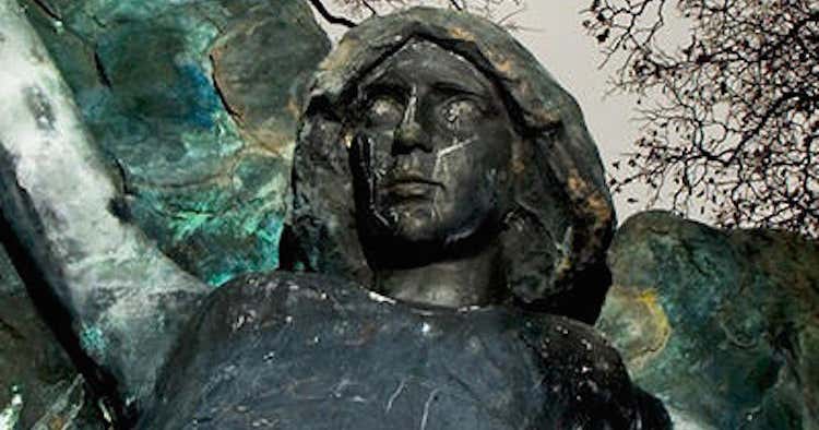 The Black Angel of Oakland Cemetery, Iowa City | Roadtrippers