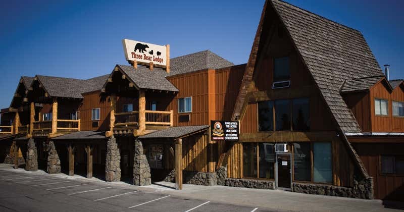 Three Bear Lodge, West Yellowstone | Roadtrippers