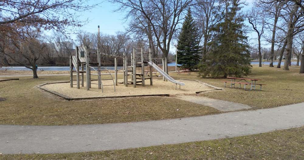 Silver Lake Park, Rochester | Roadtrippers