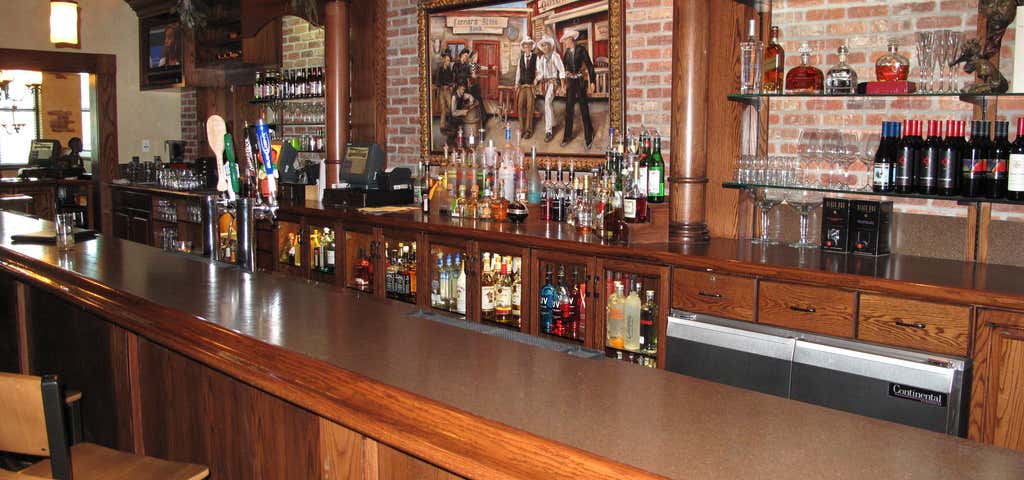 Outlaws Bar & Grill, Watford City | Roadtrippers