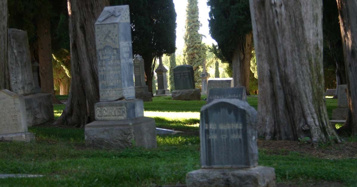 Redlands Hillside Cemetery, Redlands | Roadtrippers