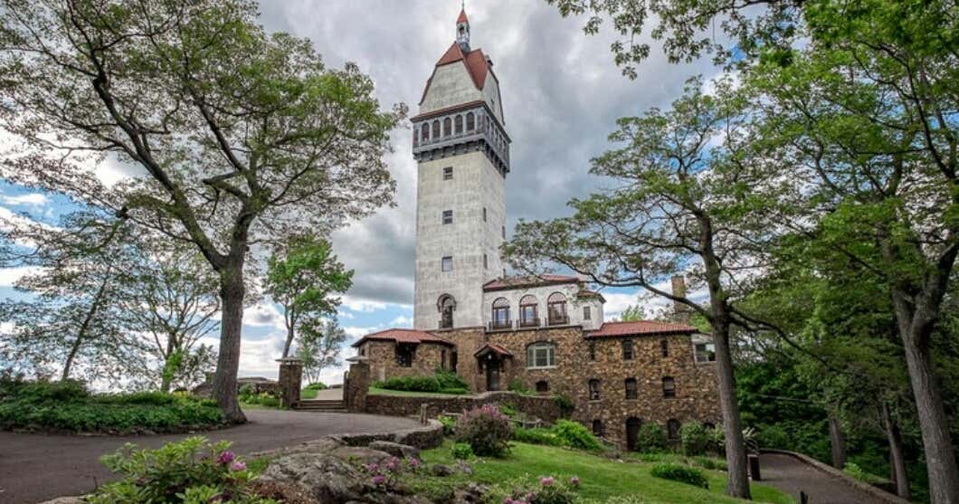 Heublein Tower, Simsbury | Roadtrippers