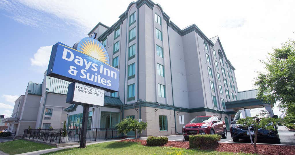 Days Inn by Wyndham Niagara Falls Centre St. By the Falls, Ontario ...