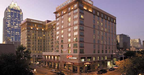 Courtyard Austin Downtown/Convention Center, Austin | Roadtrippers