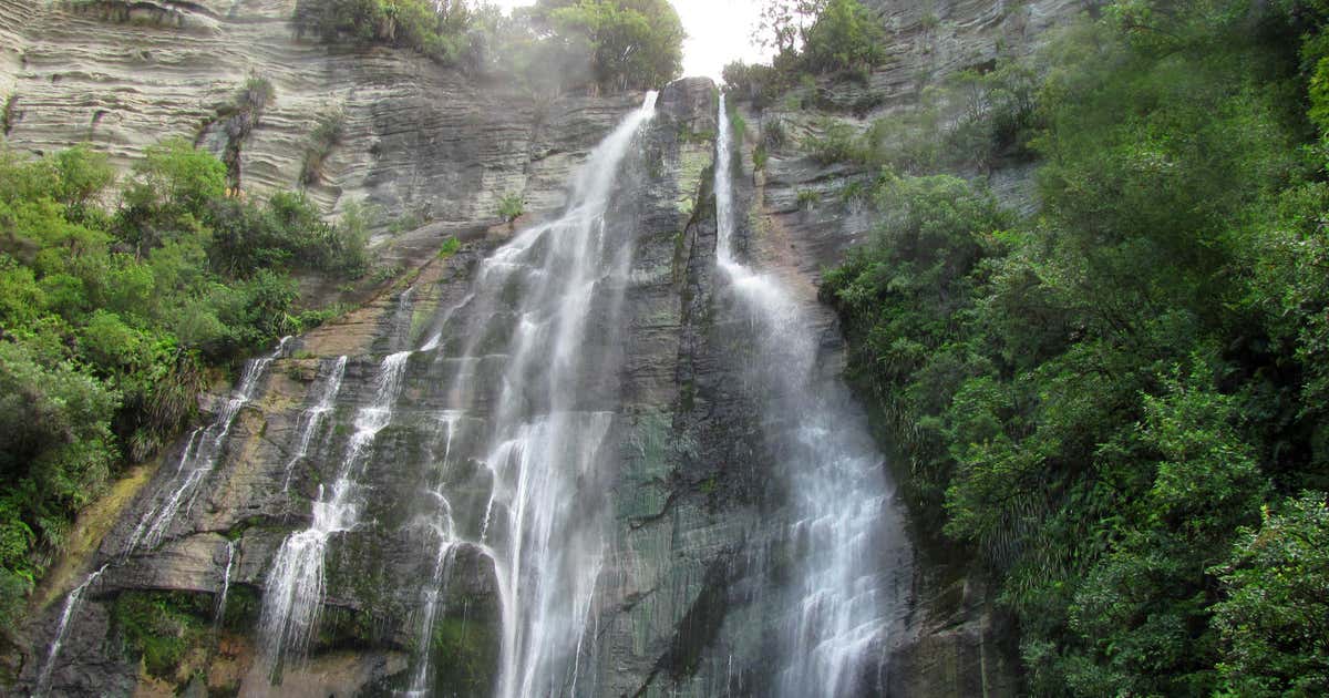 Shine Falls, Hawkes's Bay | Roadtrippers
